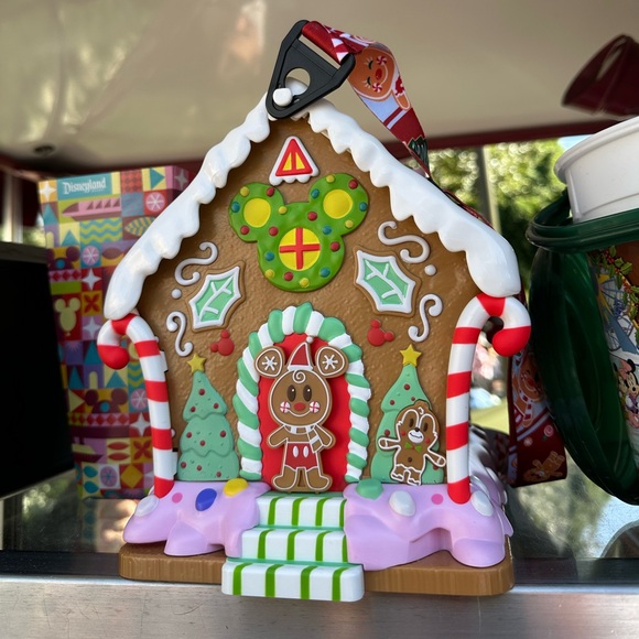 Other | 224 Disney Mickey Minnie Gingerbread House Popcorn Bucket In ...